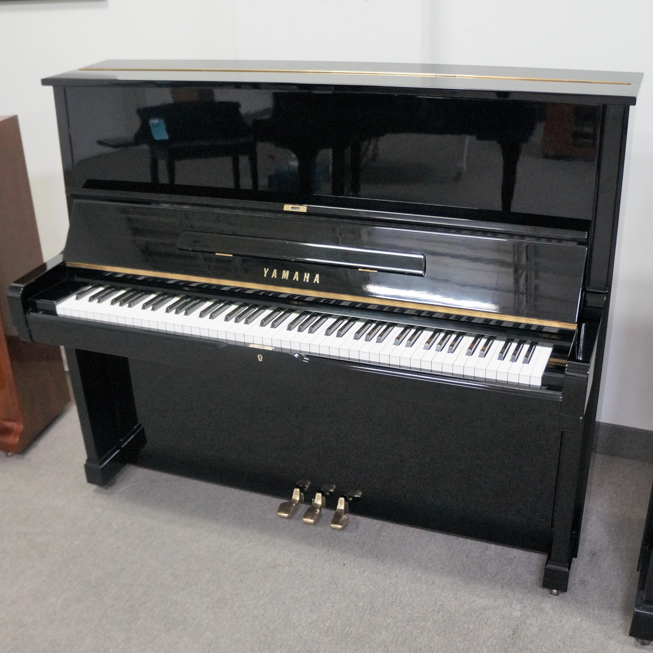 Yamaha U2 Upright Piano - Ebony Polish - Jim Laabs Music Store