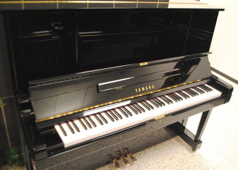 Yamaha UX Professional Upright - Pre-Owned - Jim Laabs Music Store