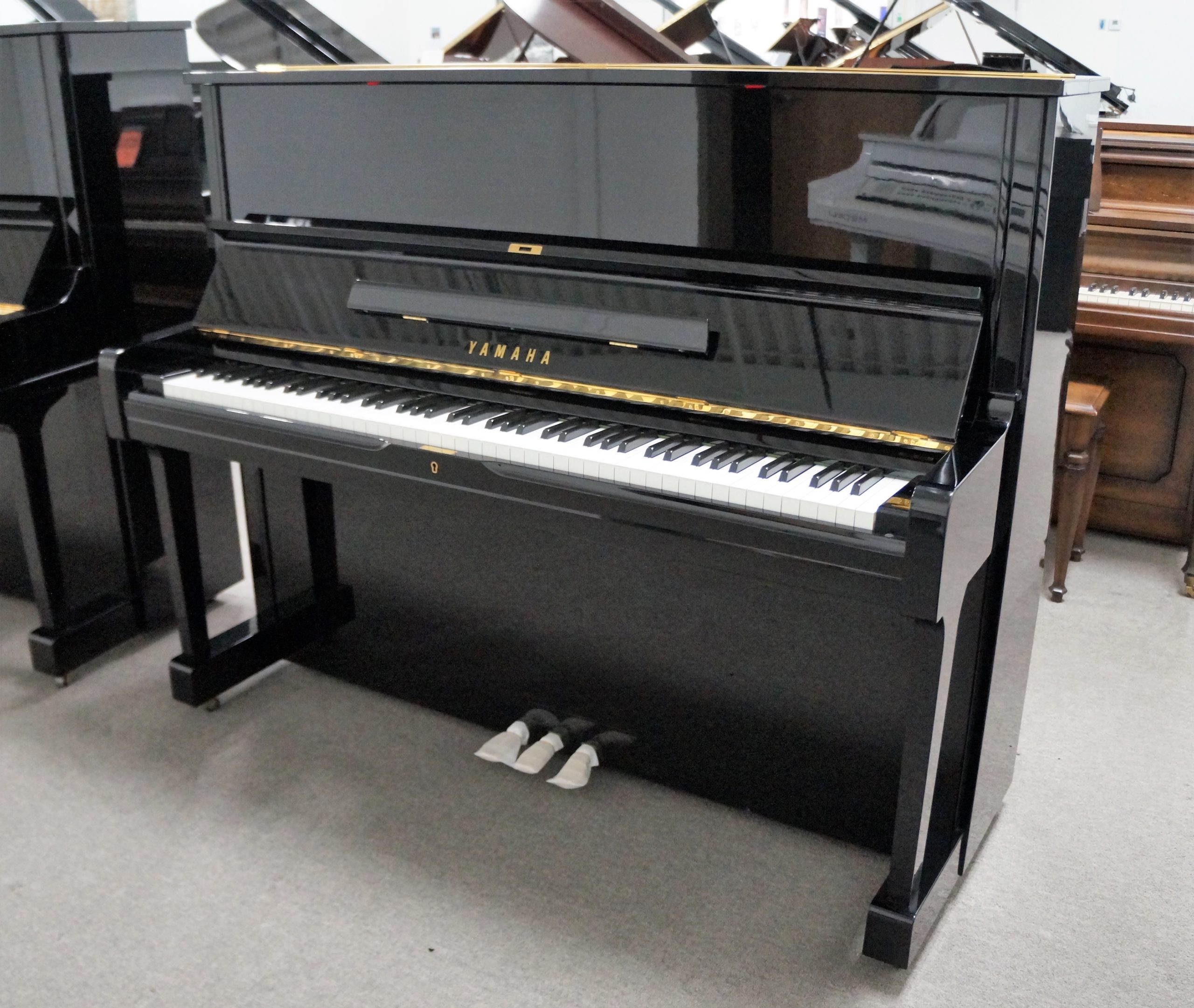 Yamaha U1 Upright Piano - Jim Laabs Music Store