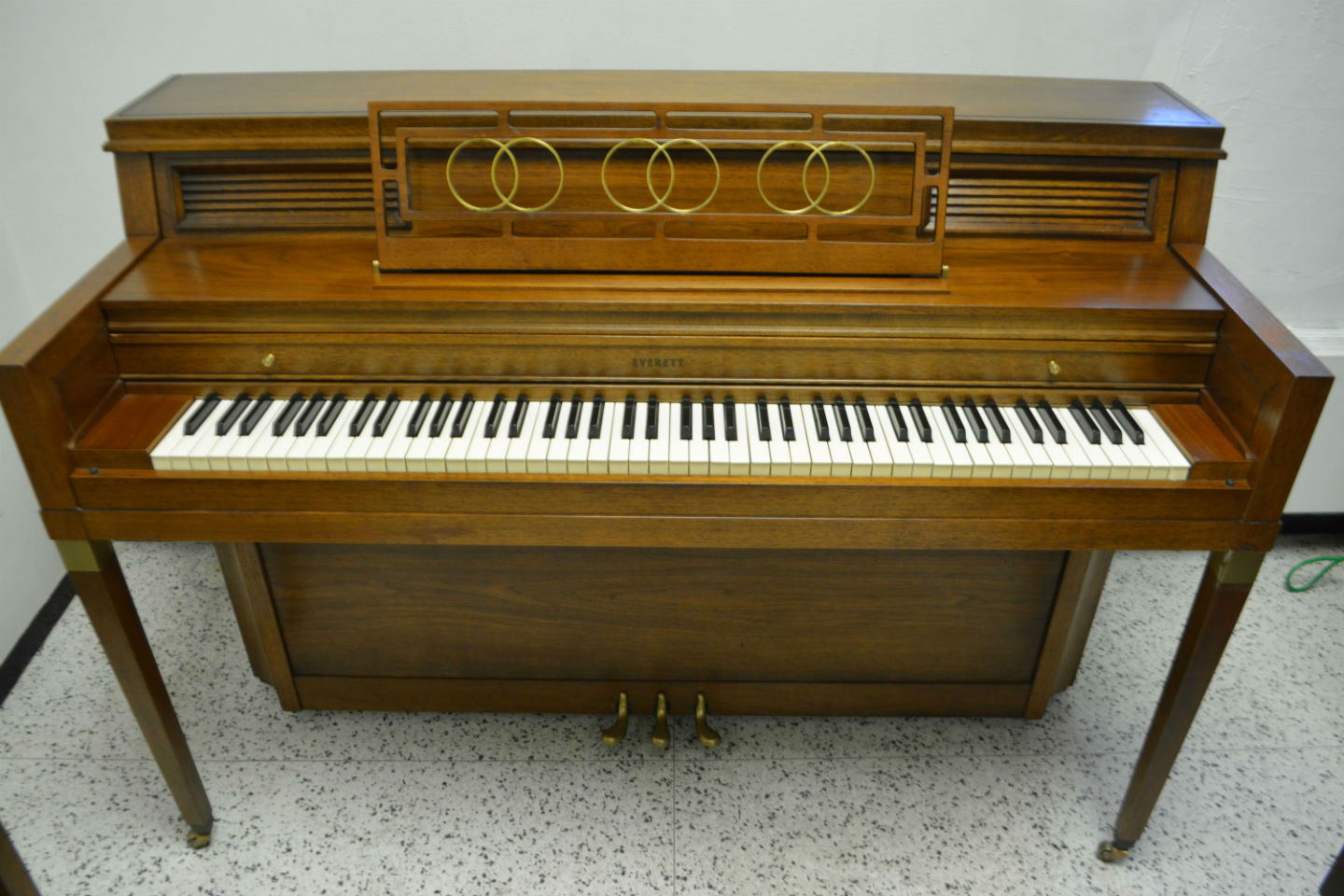 Everett Upright Console Piano - Jim Laabs Music Store