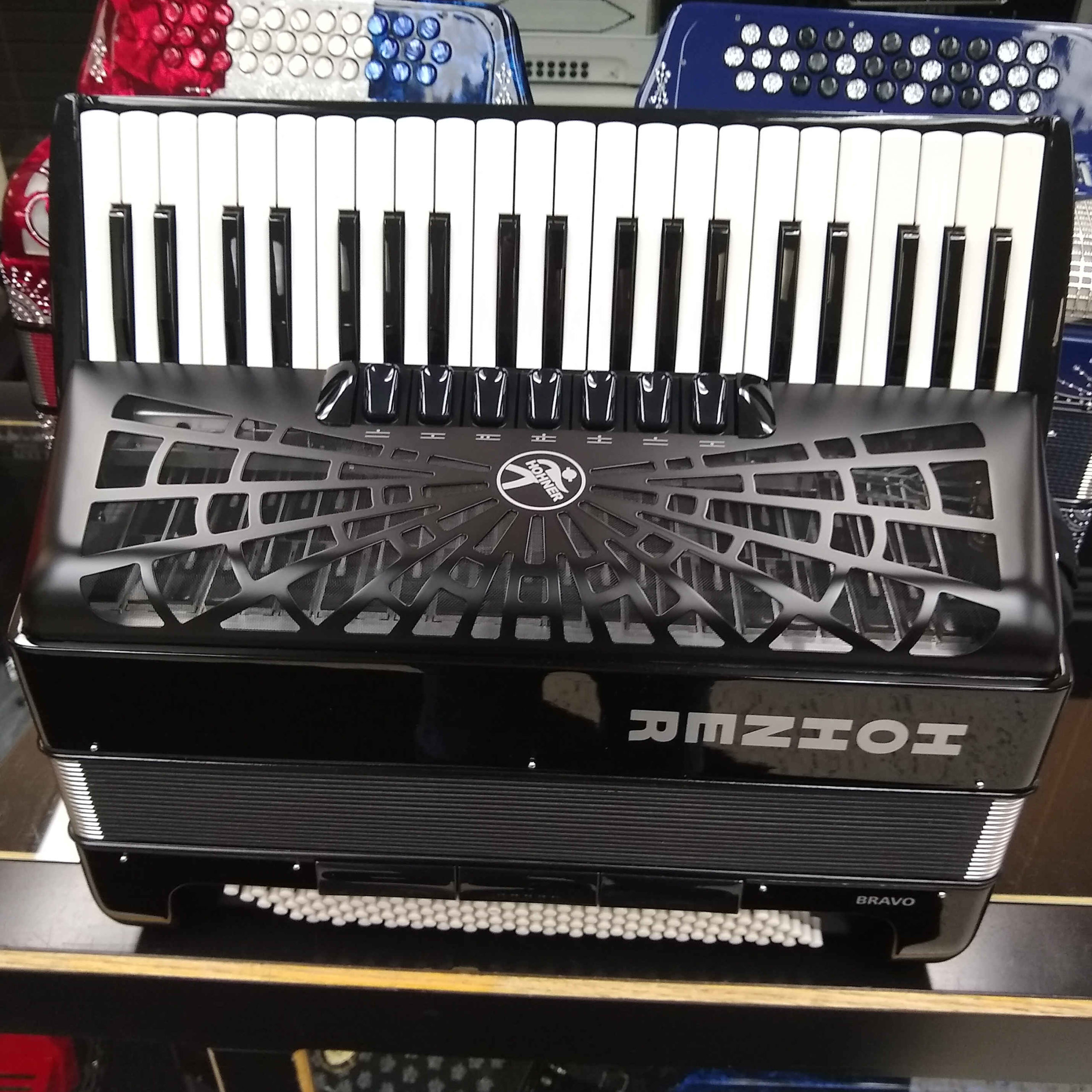 Hohner Bravo III 120 Bass Piano Accordion Black - Jim Laabs Music Store