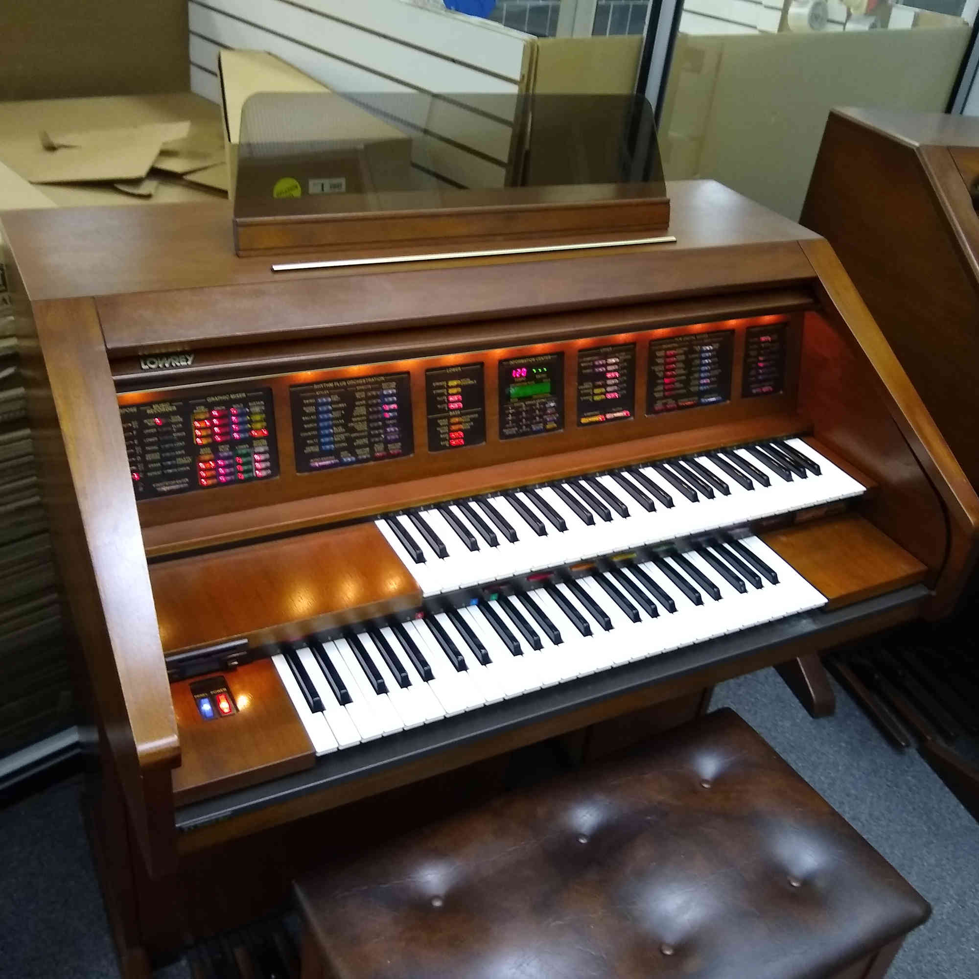 Lowrey Holiday Organ - Jim Laabs Music Store