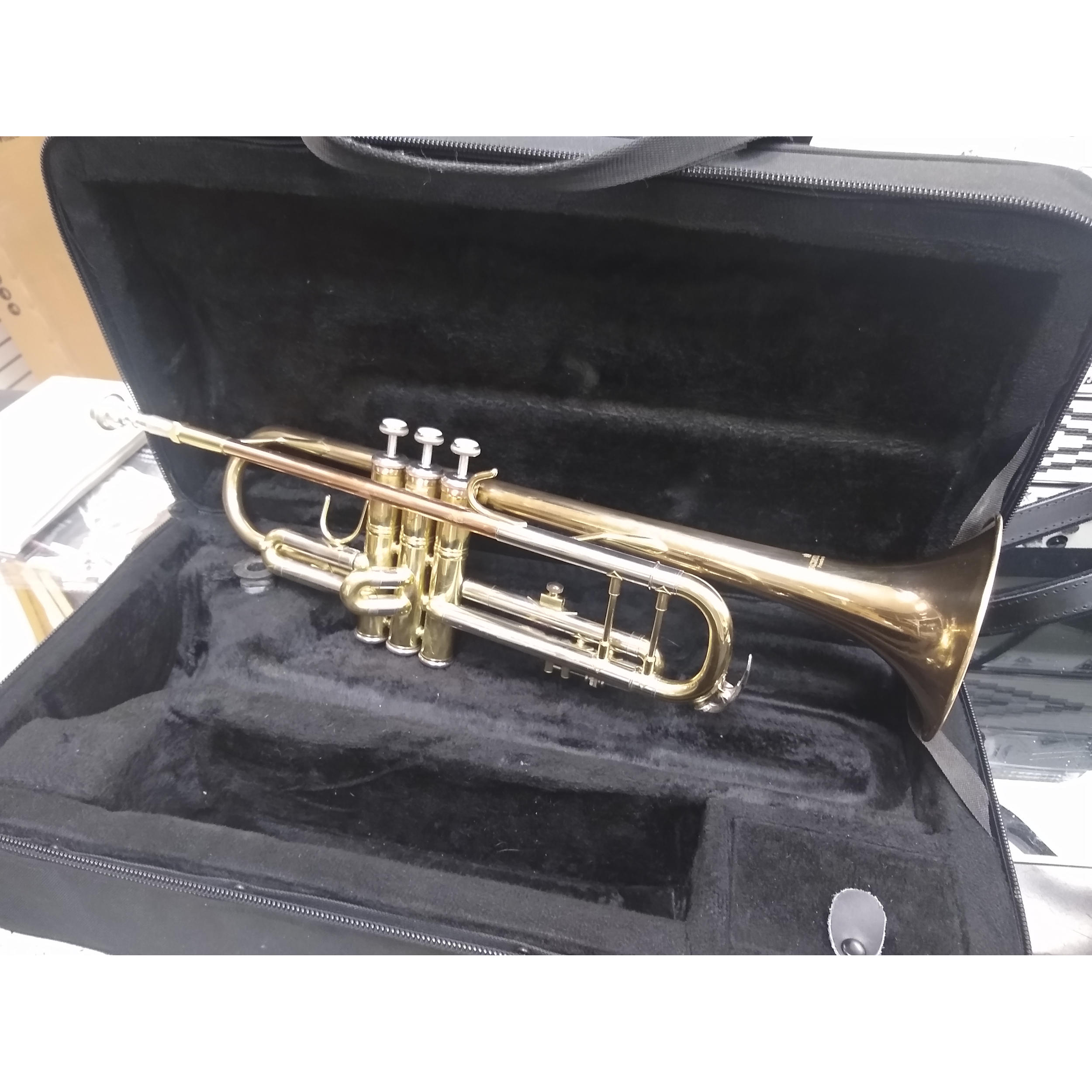 Schiller American Heritage Trumpet Gold Lacquer - Jim Laabs Music Store