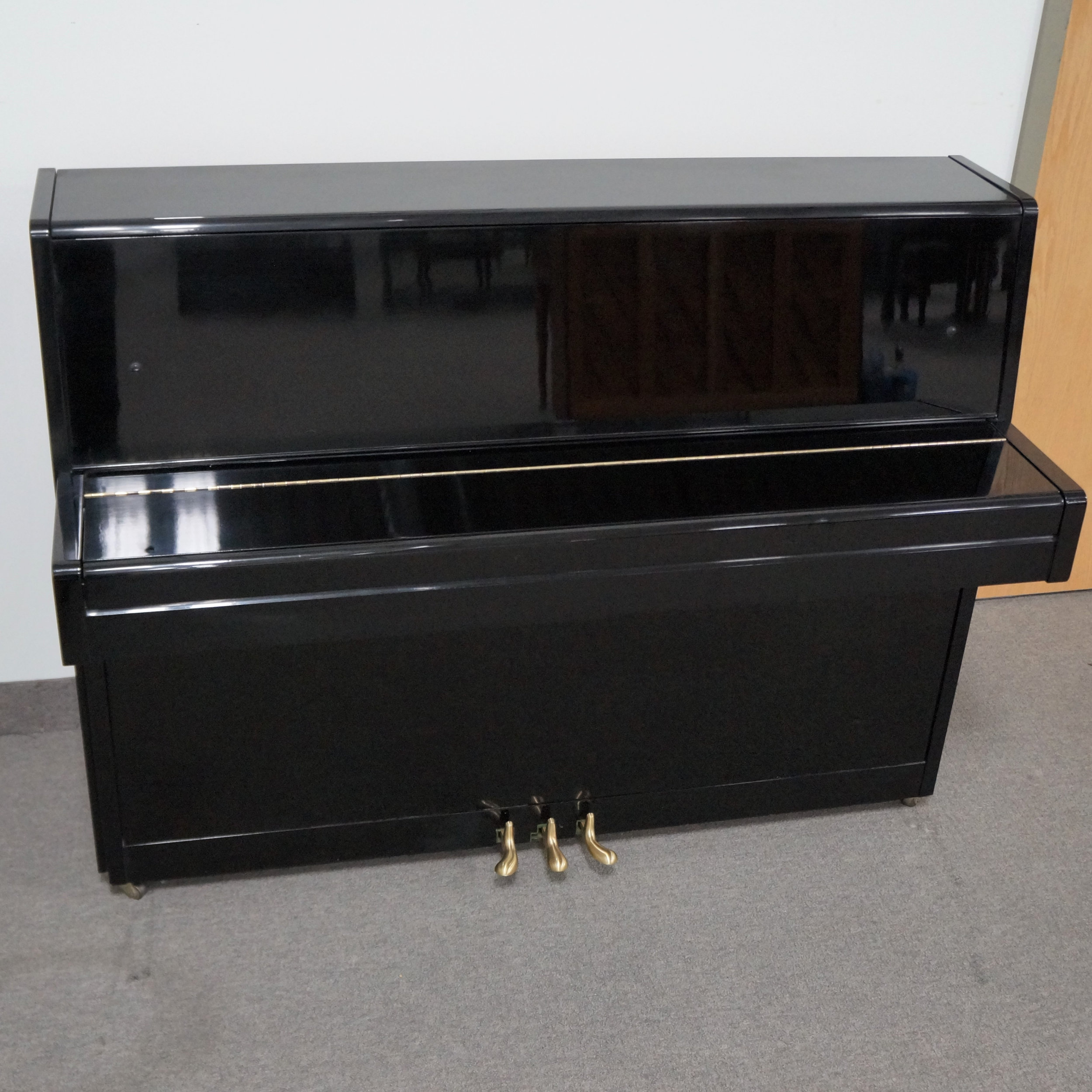 Yamaha Professional Upright P2 Black Polish - Jim Laabs Music Store