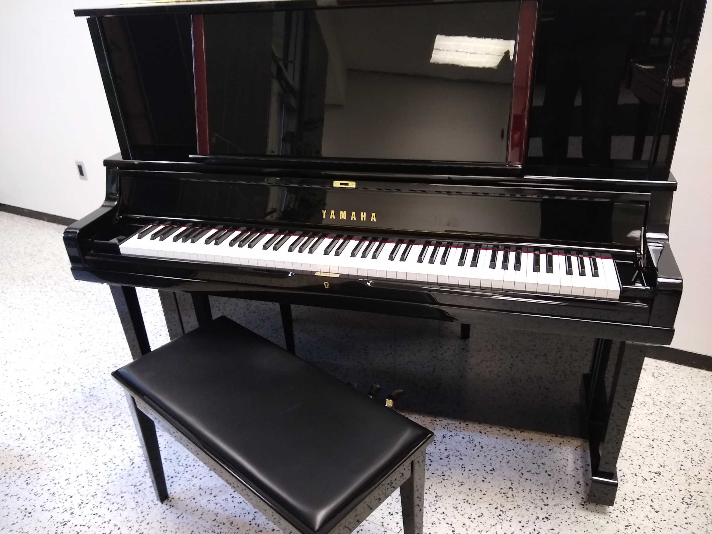 Yamaha U5 Upright Piano - Black Polish - Jim Laabs Music Store