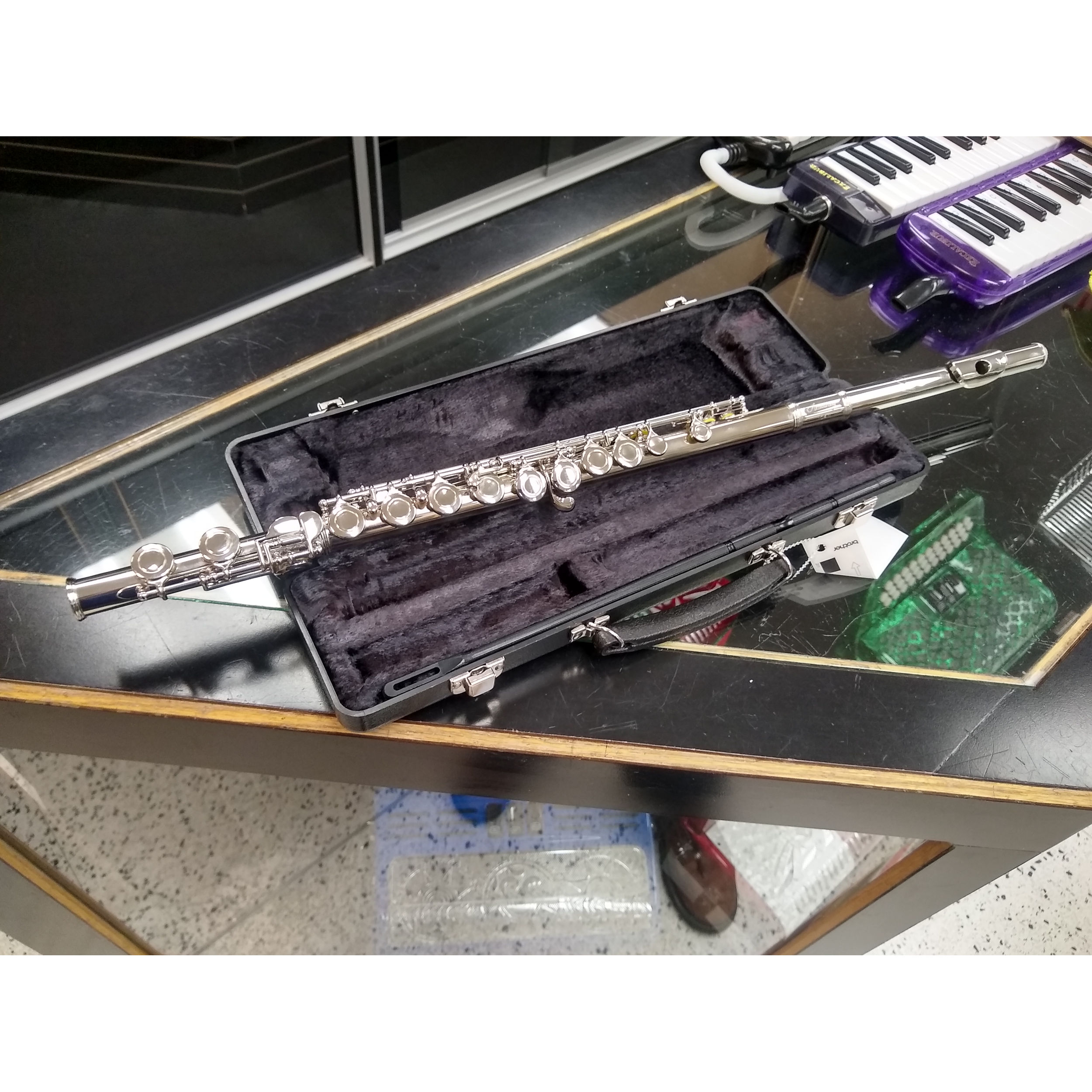 Armstrong Flute Model 104 - Jim Laabs Music Store