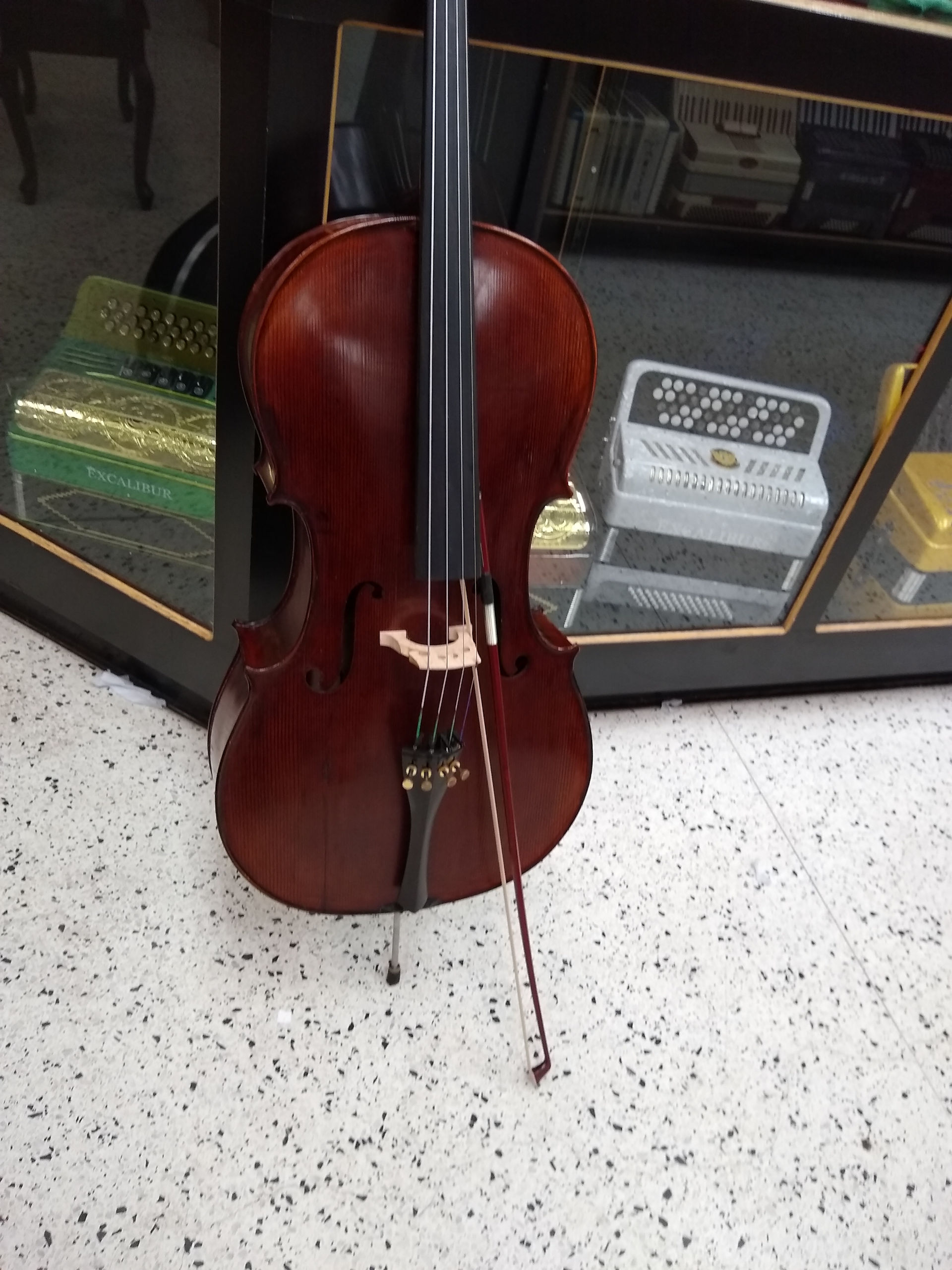 Vienna Strings 3/4 Cellos - Jim Laabs Music Store