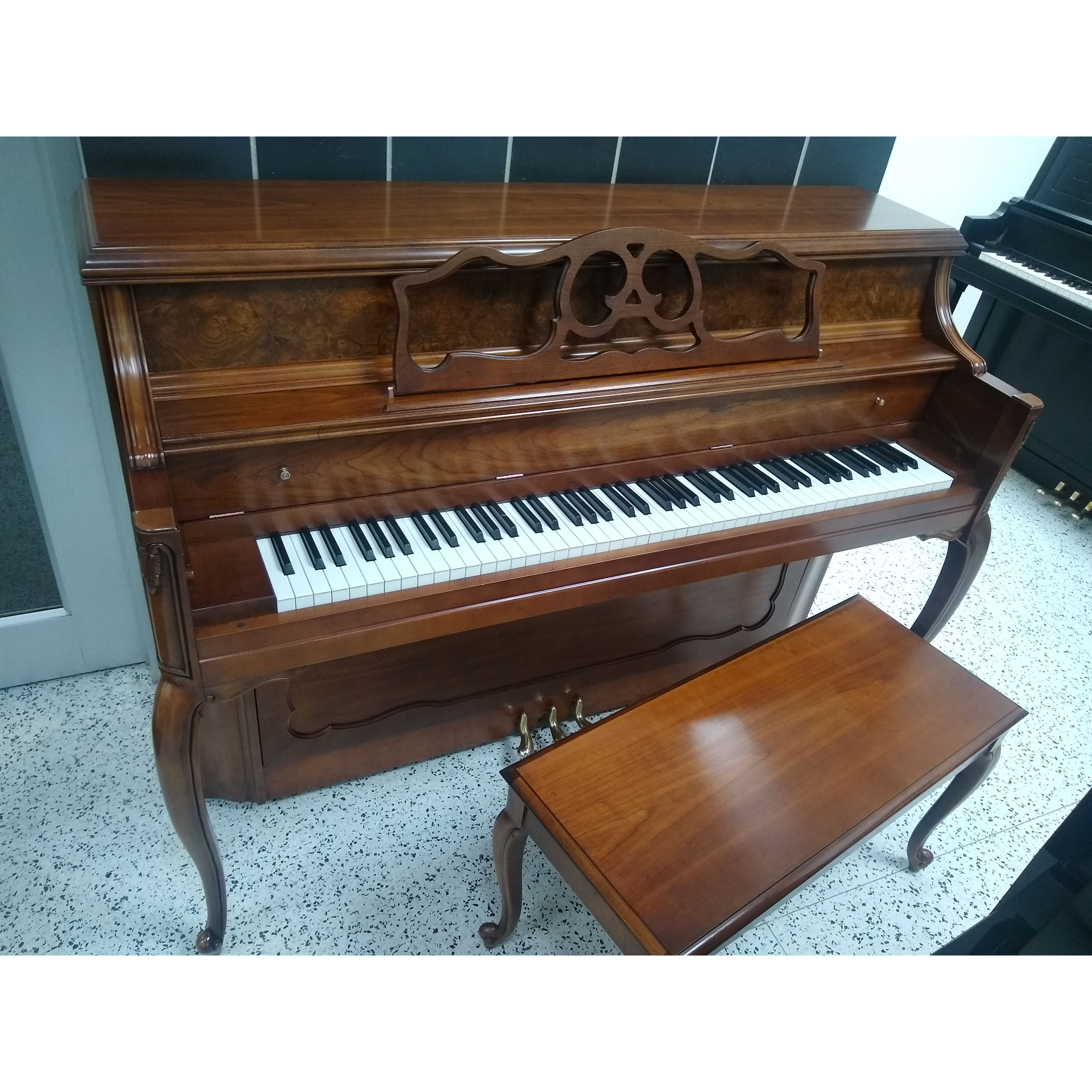 Yamaha Professional Upright Burled Cherry - Jim Laabs Music Store