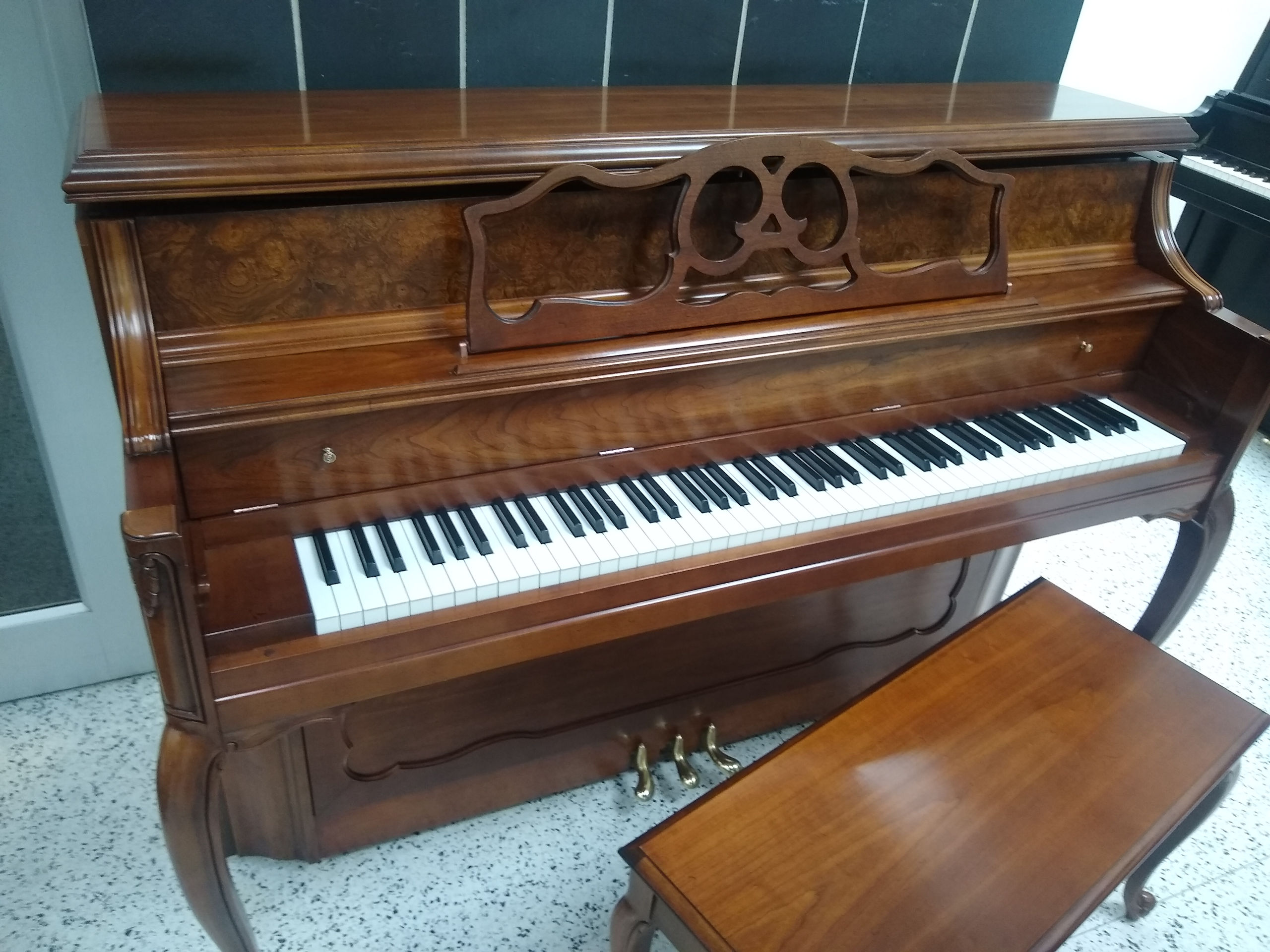 Yamaha Professional Upright Burled Cherry - Jim Laabs Music Store