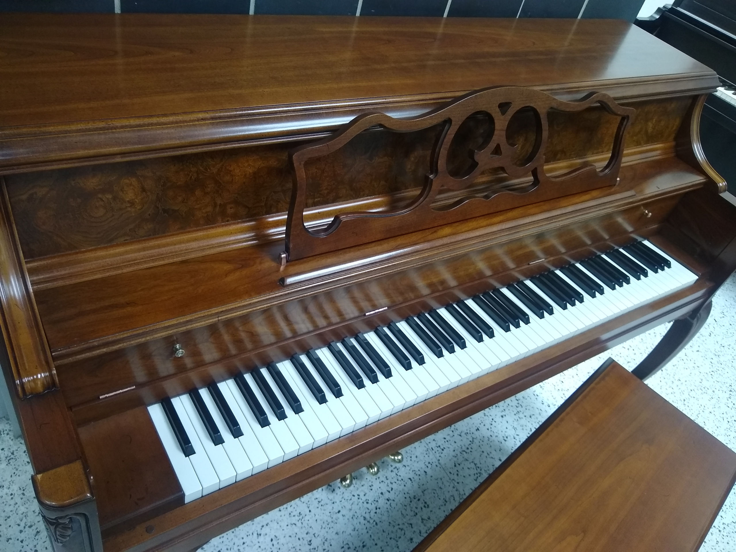 Yamaha Professional Upright Burled Cherry - Jim Laabs Music Store